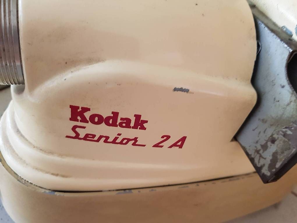 Ancien projecteur Kodak (D'occasion) à Ste-Croix pour CHF 45 – retrait ...