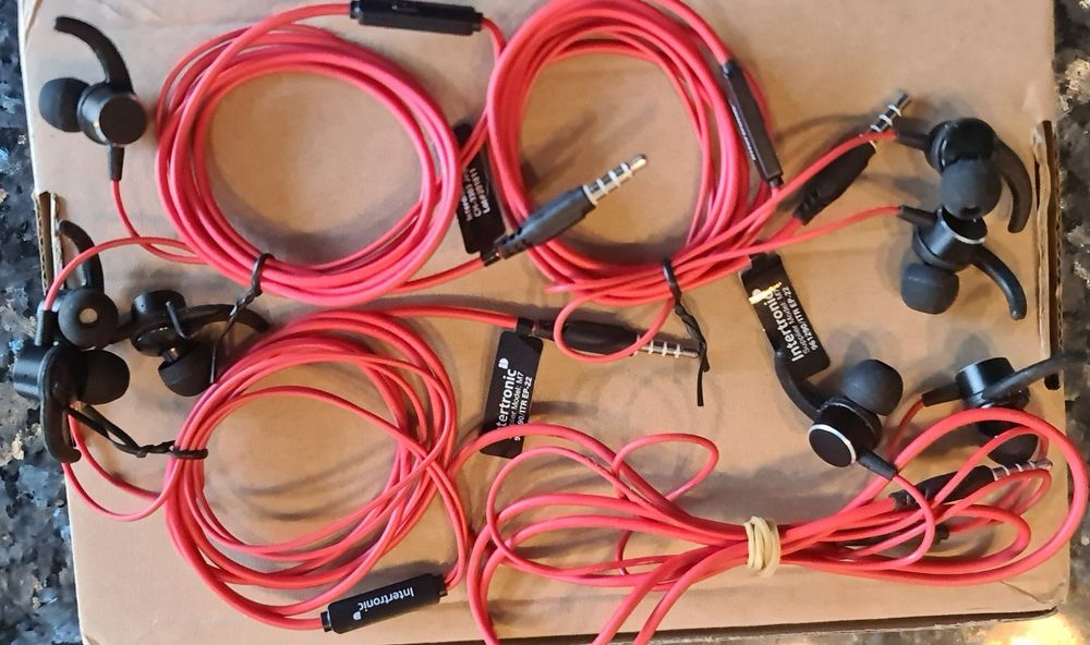 4 Stück Intertronic Headset Kopfhörer | Kaufen auf Ricardo