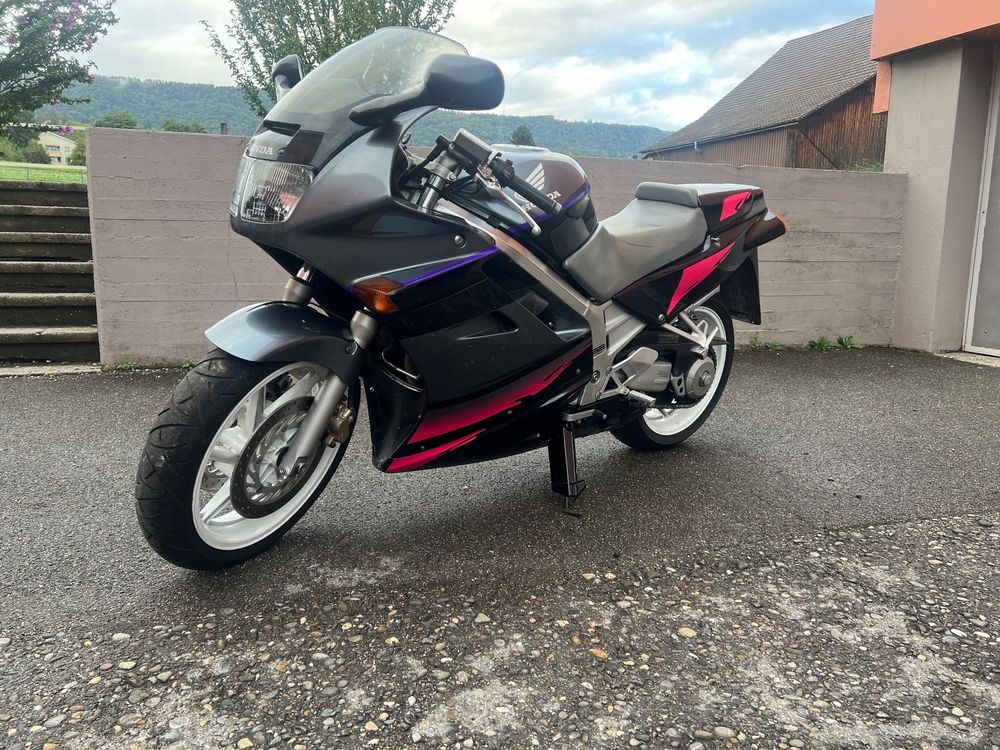 Honda vfr 750 rc36 (Gebraucht) in Otelfingen für CHF 1690 – nur Abholung auf Ricardo kaufen