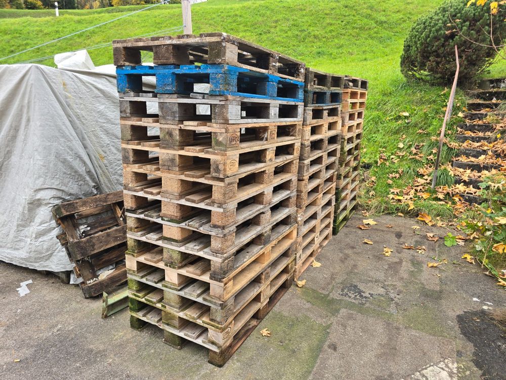 Posten mit Euro Paletten und Einweg ca. 40 Stk. ab 1.- (Gebraucht) in ...