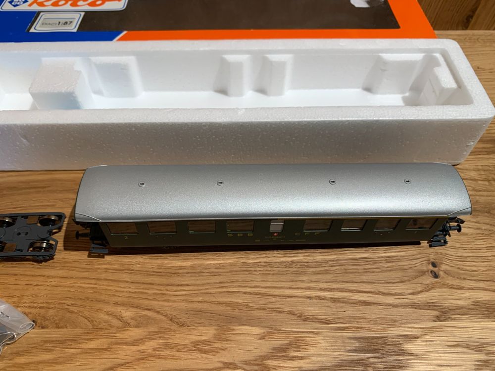 Roco 44730, Personenwagen 1. / 2. Kl., SBB CFF, H0, AC, EVP (Defekt) in ...
