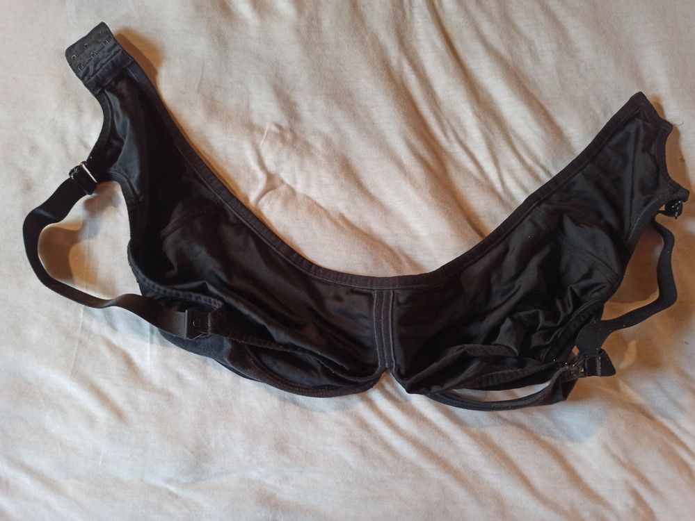 BH-Top 95E (Triumph) in schwarz | Kaufen auf Ricardo