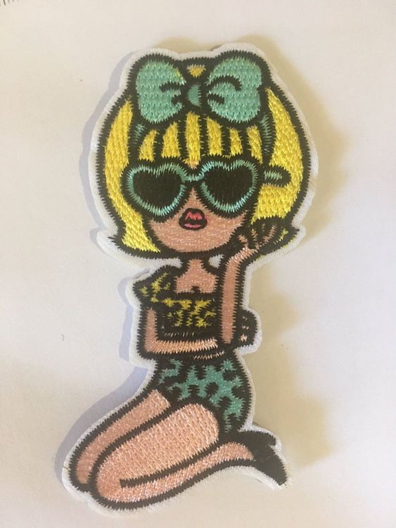 Pin Up Badge / Aufnäher | Kaufen auf Ricardo