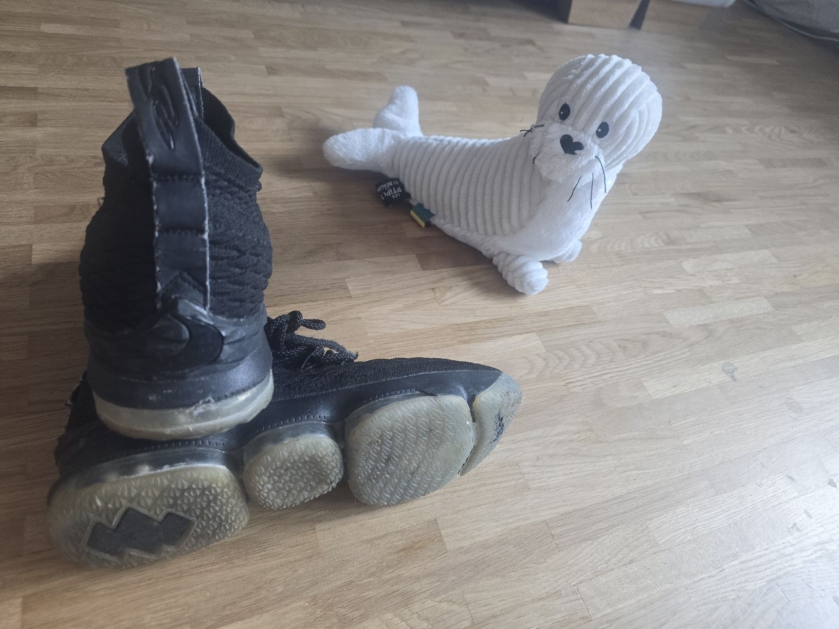 Nike LeBron 15 Noir, taille 44 - parfait pour le sport! (D'occasion) à ...