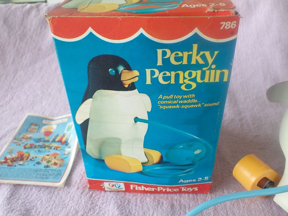 schöner FISHER PRICE Nachzieh Pinguin "Perky Penguin" OVP (Gebraucht ...