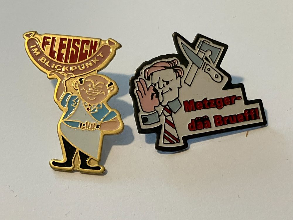 2 Pin Metzger Beruf Fleisch (Gebraucht) in Basel für CHF 1.5 – mit Lieferung auf Ricardo kaufen