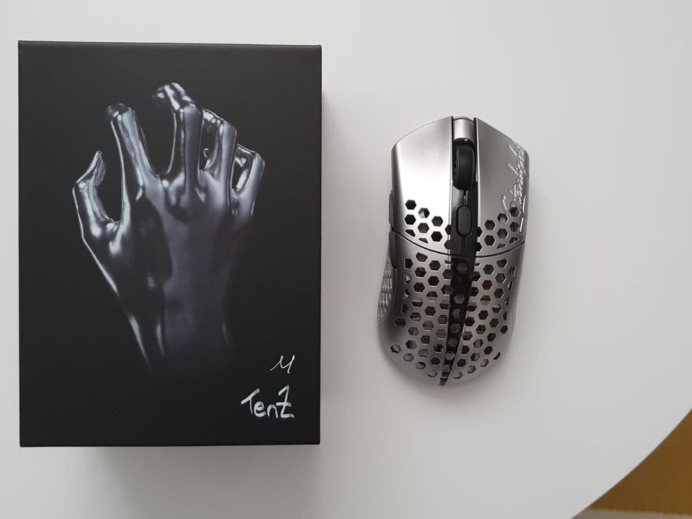 Finalmouse Starlight TenZ medium (Neu (gemäss Beschreibung)) in Orbe ...