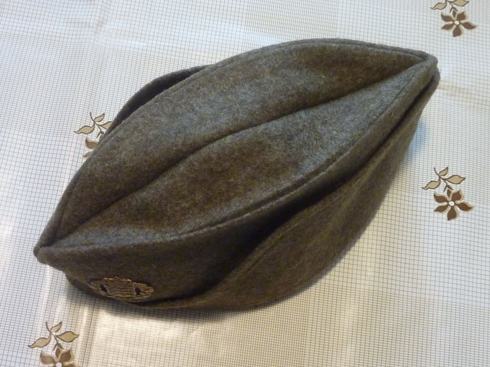 Militärmütze Mütze Hut Feldgrau mit Abzeichen 3 Löwen Krone (Gebraucht ...