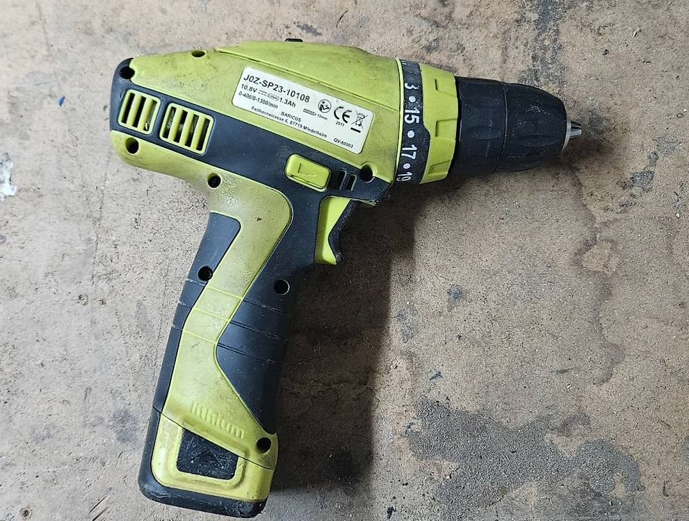 Handlicher Li-ion Akkuschrauber inkl. Ladegerät und Koffer (Gebraucht) in Höri für CHF 24 – mit ...