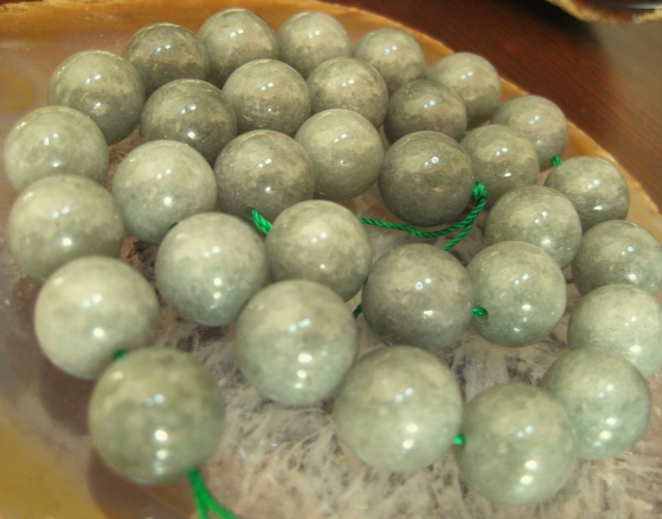 EIN STRANG ECHTE BURMAJADE STEINKUGELN 12 x 12 mm. 32 STÜCK (Neu ...
