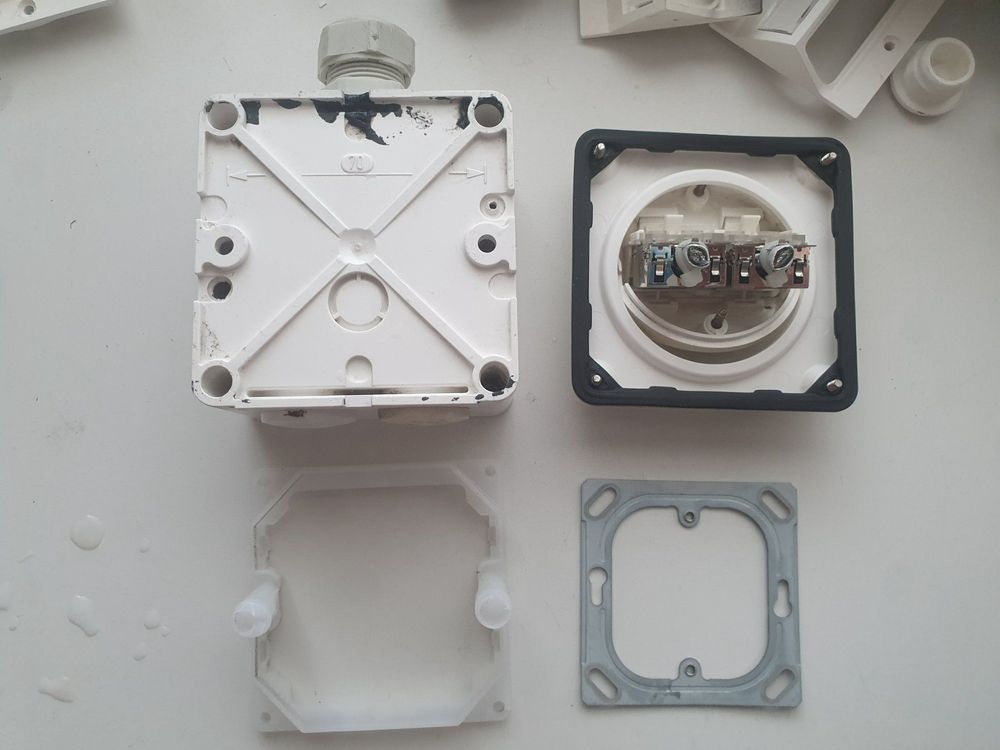 NAP 2x RJ45 Feller UKV EDV freenet nass cat6A C6a (Gebraucht) in Zürich ...