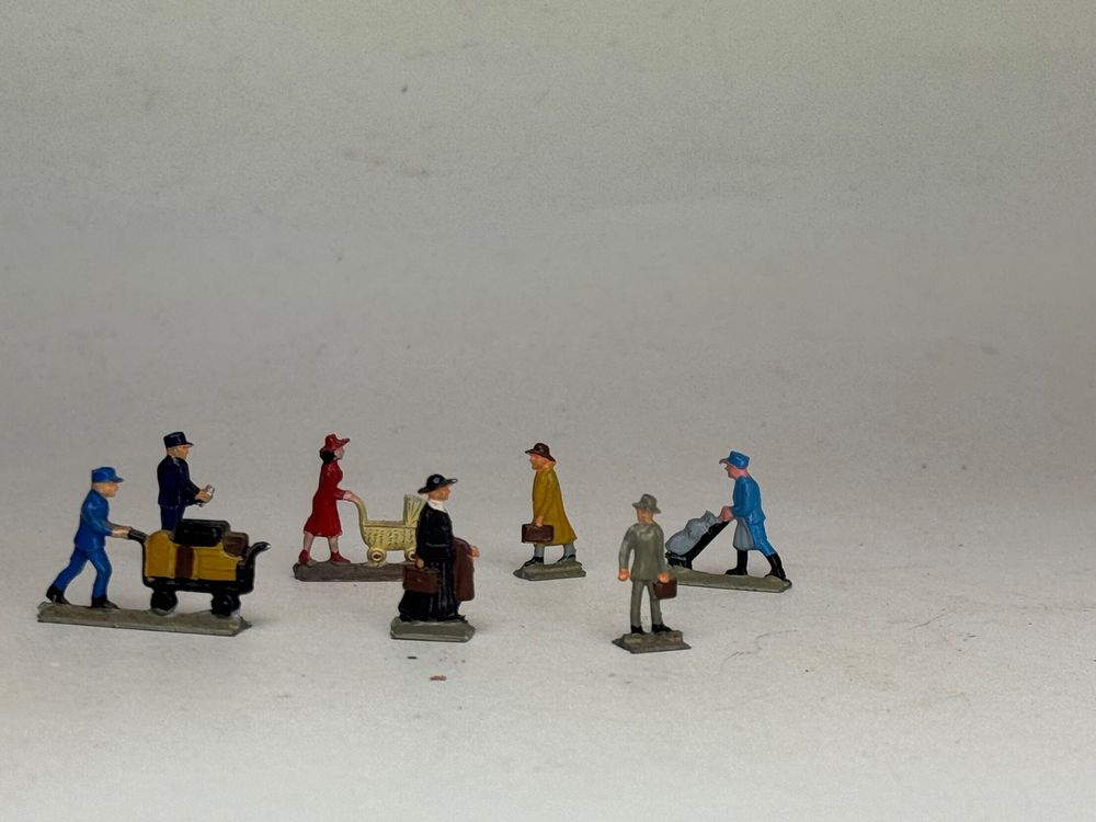 Märklin Figuren Metall HO auf dem Bahnsteig (Gebraucht) in Elm für CHF ...