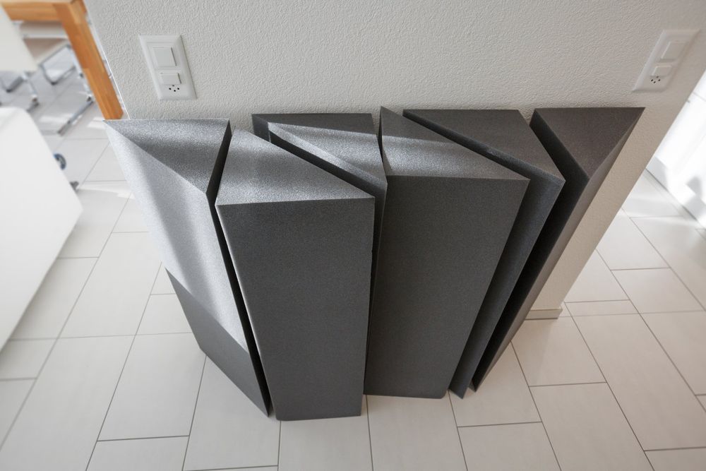 Bass Trap TRIANGLE grau anthrazit 6 Stk (Gebraucht) in Kleinandelfingen ...