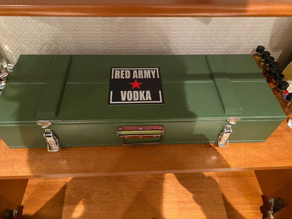 Kalaschnikoe Red Army AK-47 Vodka Set (Neu und originalverpackt) in ...