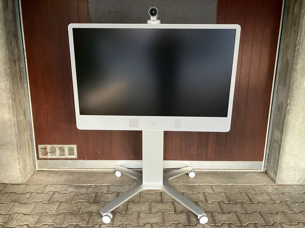 55" TV Public Display Bildschirm Cisco MX300 G2 auf Rollen | Kaufen auf ...