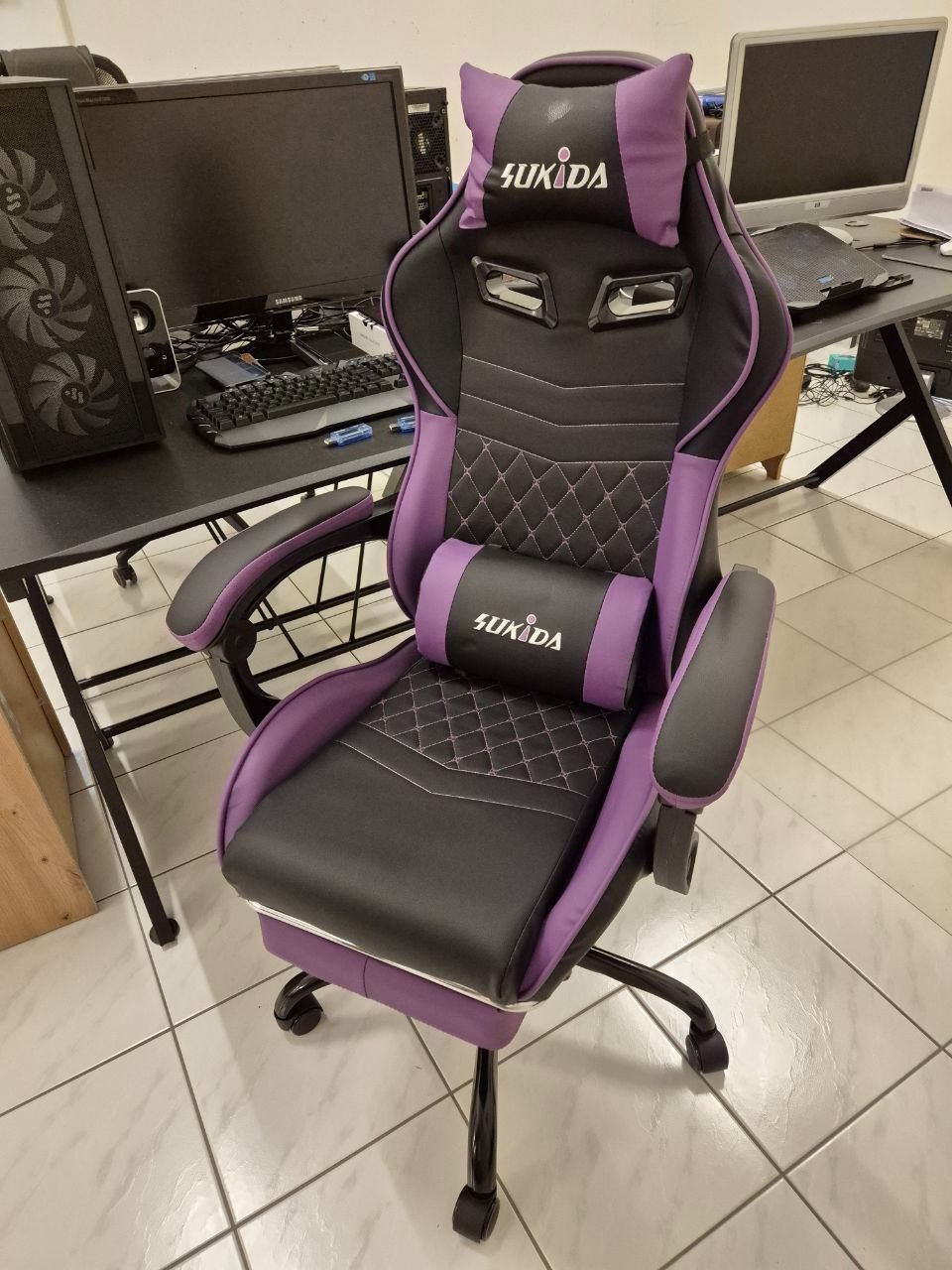 Neuer Gamer Stuhl Gaming Chair Schwarz Lila inkl. Kissen (Neu und ...