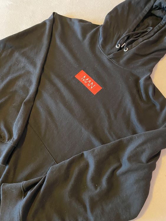 Schwarzer Hoddie MAN | Kaufen auf Ricardo