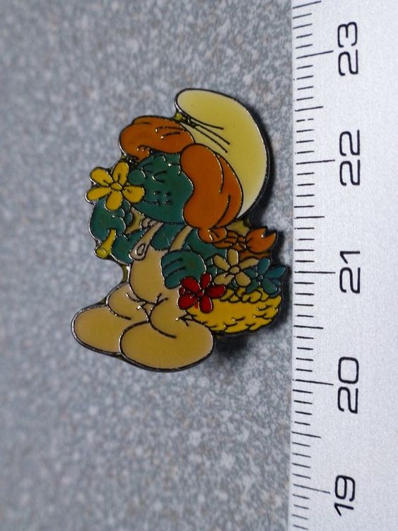 PIN PINS COMIC Schlumpf (Gebraucht) in Gränichen für CHF 1 – mit ...