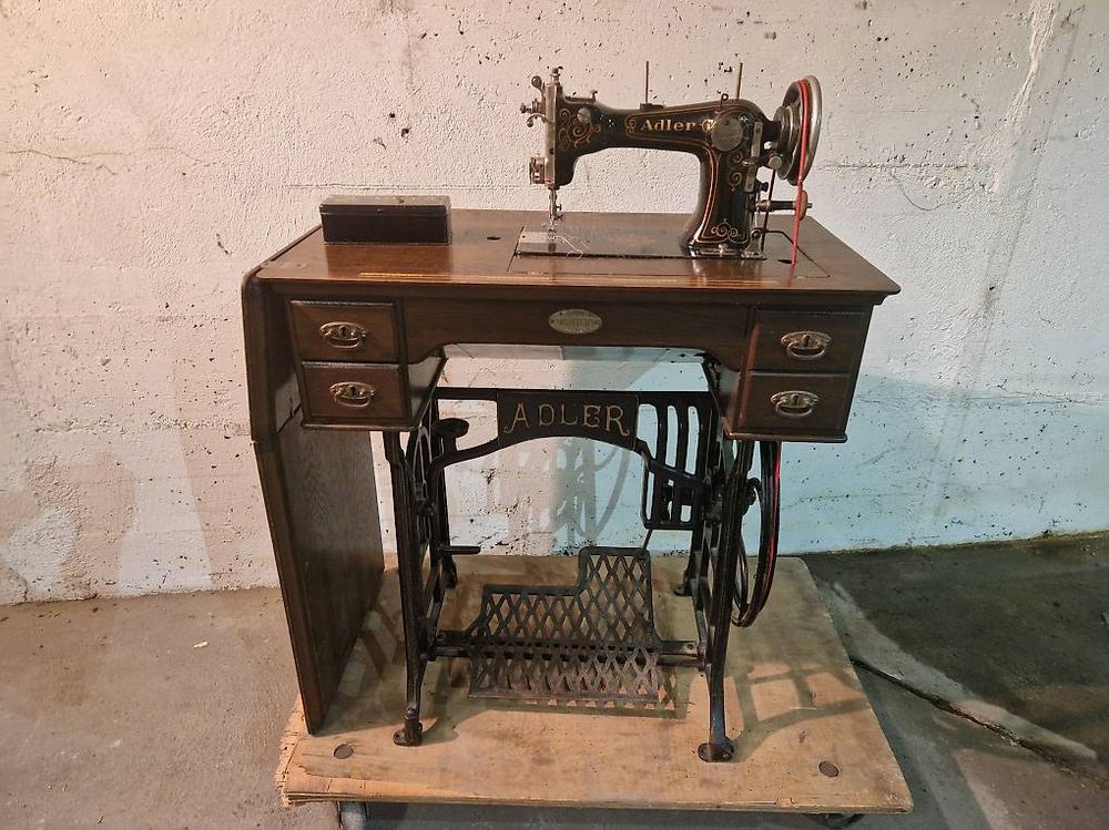 Adler Nähmaschine antik (Gebraucht) in Seuzach für CHF 100 – nur Abholung auf Ricardo kaufen