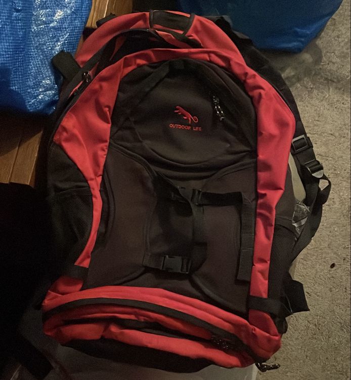 Grosser Outdoor Life Rucksack rot/schwarz | Kaufen auf Ricardo