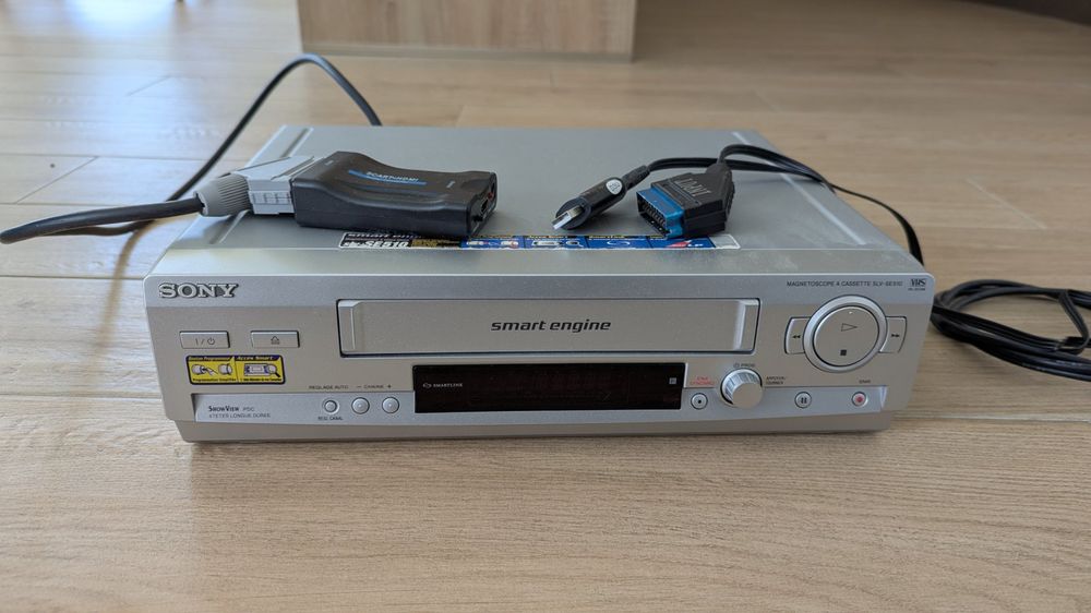 Magnétoscope Sony et convertisseurs USB et HDMI (D'occasion) à Vufflens ...
