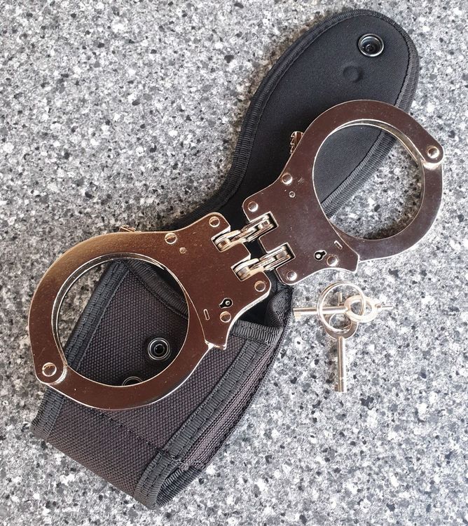 PROFI Handschellen Doppelkette + Holster (Neu (gemäss Beschreibung)) in ...