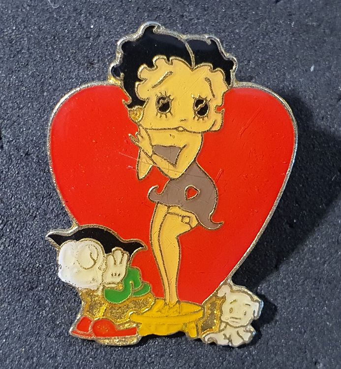 V721 - Pin Betty Boop / Herz | Kaufen auf Ricardo