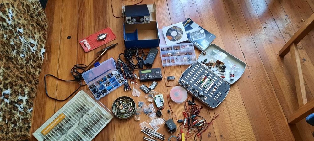 Elektronikteile (Gebraucht) in für CHF 15 – mit Lieferung auf Ricardo ...