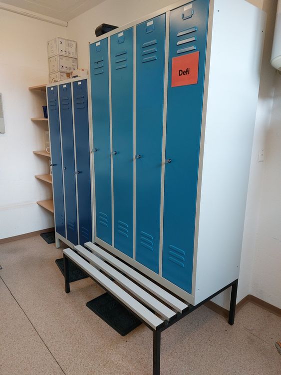 Garderobeschrank mit Sitzbank (Gebraucht) in Burg AG für CHF 200 – nur Abholung auf Ricardo kaufen