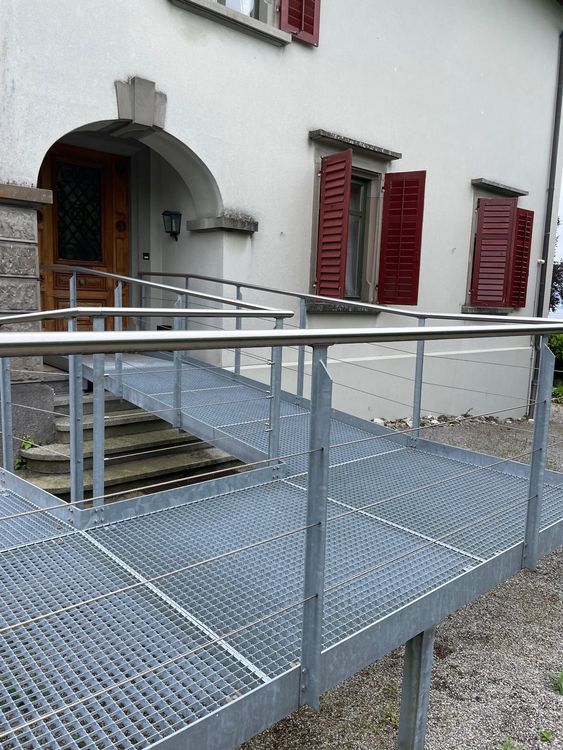 Modulare Rampe mit Handlauf (Gebraucht) in Zumikon für CHF 1330 – nur Abholung auf Ricardo kaufen