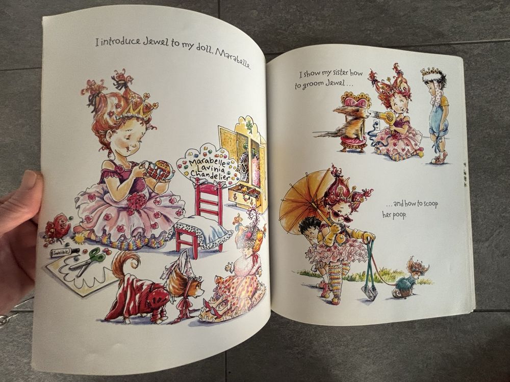 2 Fancy Nancy Books - as new (Neu (gemäss Beschreibung)) in Oberdorf SO ...