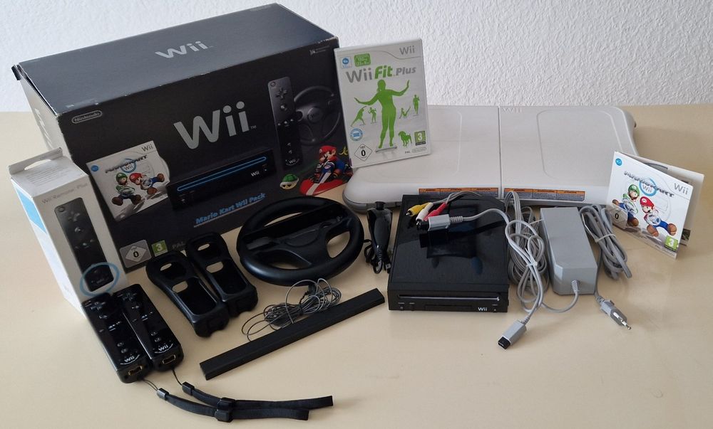 Nintendo Wii Mario Kart Pack + Balanceboard & Wii Fit Plus (Gebraucht ...