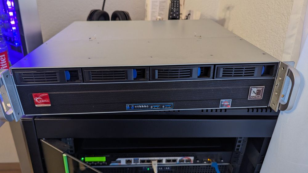 Intertech Inter-Tech 2U 2404L S-ATA Gehäuse (Gebraucht) in Mollis für ...