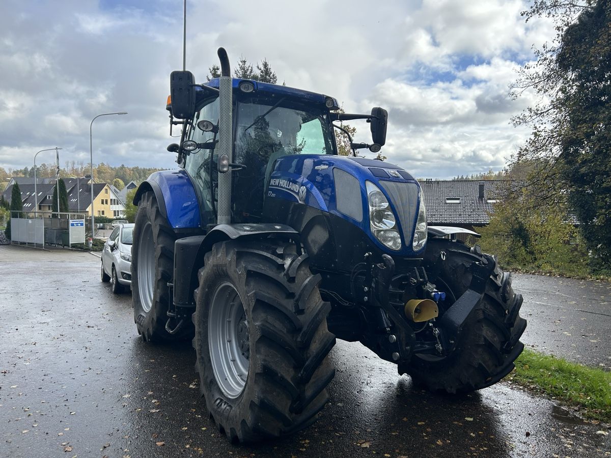 New Holland t7-200 Autocomand (Gebraucht) in Lausen für CHF 60000 – nur Abholung auf Ricardo kaufen
