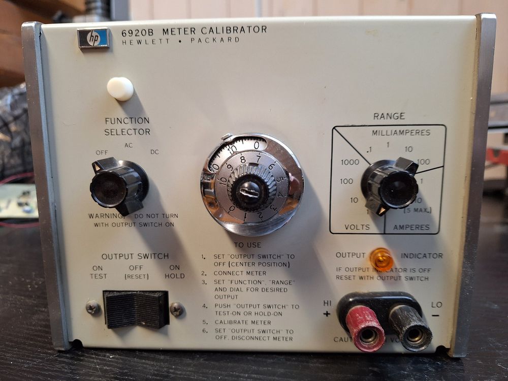 HP 6920B Meter Calibrator Kalibrator für Spannung + Strom (Defekt) in ...