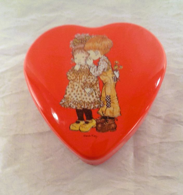 Sarah Kay Blechdose Herz-Form 70er Jahre ab Fr. 4.- | Kaufen auf Ricardo