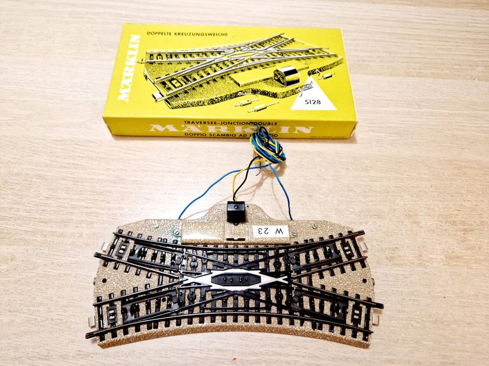 Märklin 5128 kreuzungsweiche H0 (11) (Gebraucht) in St-Aubin-Sauges für ...