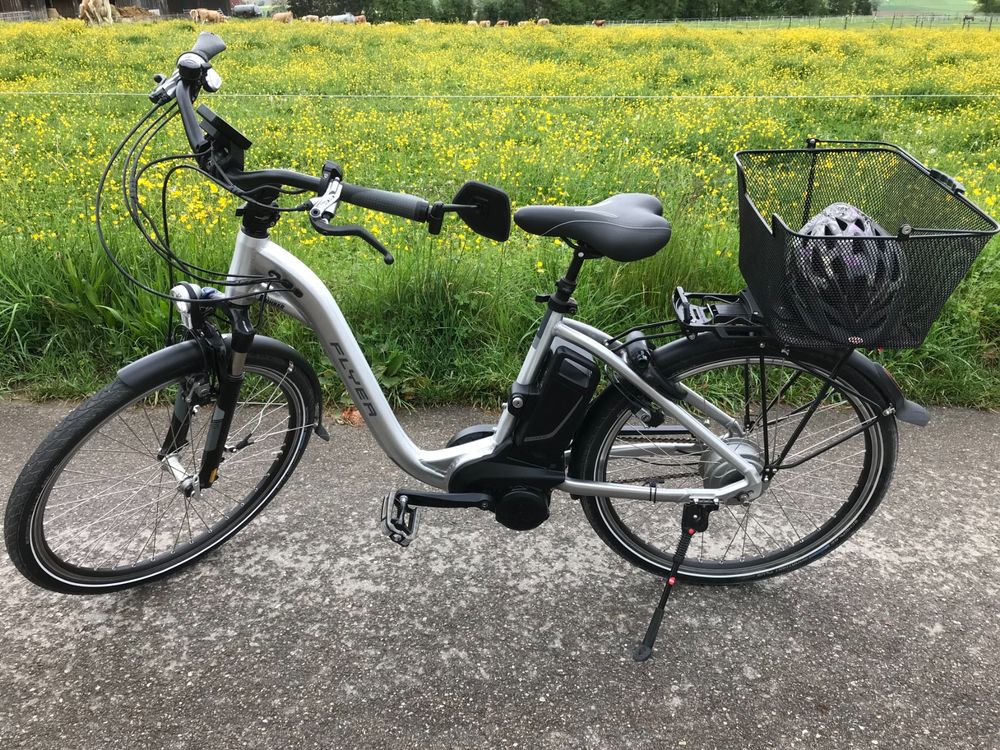 Flyer C8N tief S | Silber | 25 km/h | Korb und Velo-Helm (Neu (gemäss Beschreibung)) in ...