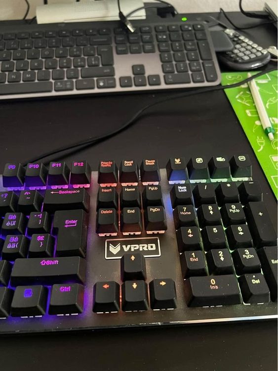 Rapoo V720 RGB Tastatur | Kaufen auf Ricardo