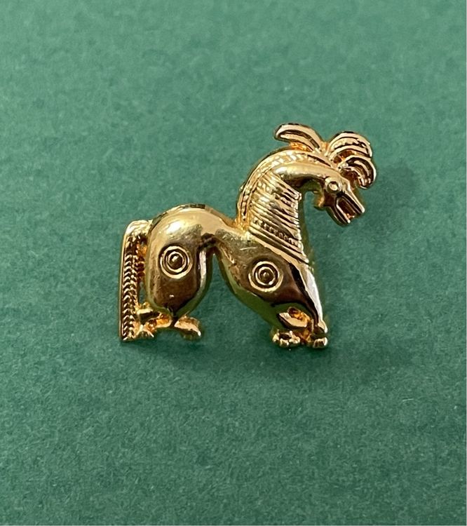 Pin’s CHRISTIAN LACROIX Arthus Bertrand (Gebraucht) in Genève für CHF 15 – mit Lieferung auf ...