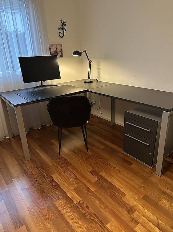 Büro-Ecktisch mit Korpus (Gebraucht) in Jonen für CHF 100 – nur ...