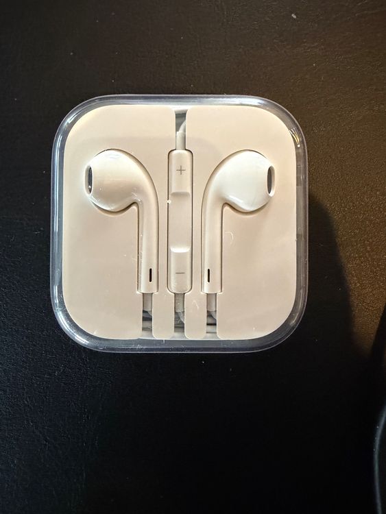 Apple EarPods 3.5 mm Klinke – ungeöffnet - unbenutzt (Gebraucht) in ...