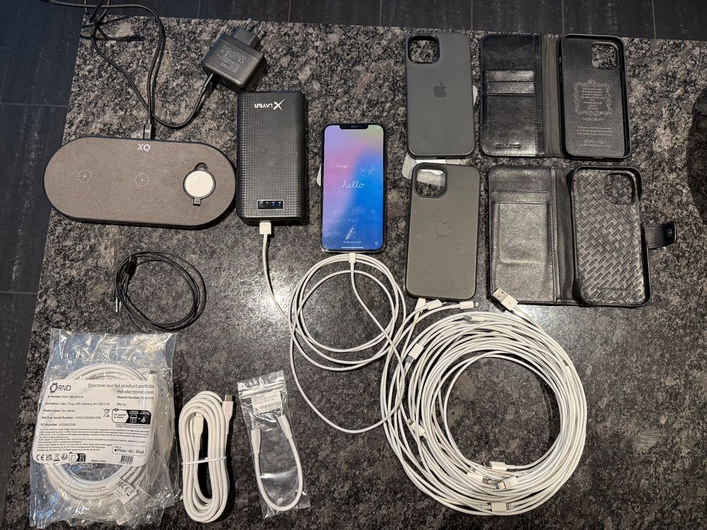 iPhone 12 Pro, 256 GB, mit viel Zubehör, Top Zustand! (Gebraucht) in ...