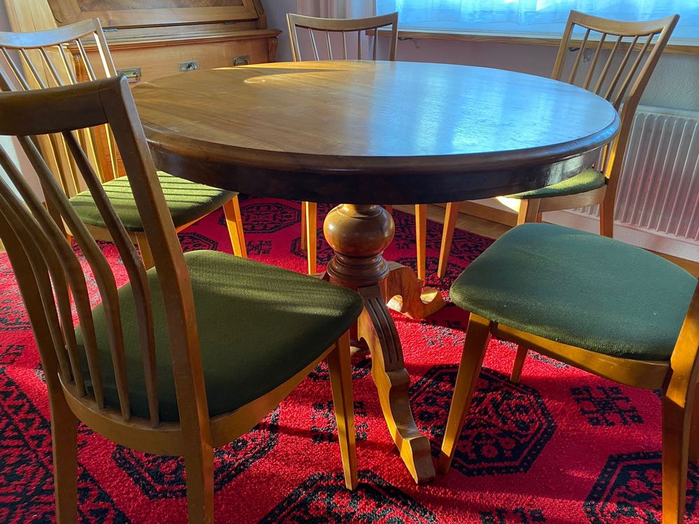 Tisch, 6 Stühle und Teppich | Kaufen auf Ricardo