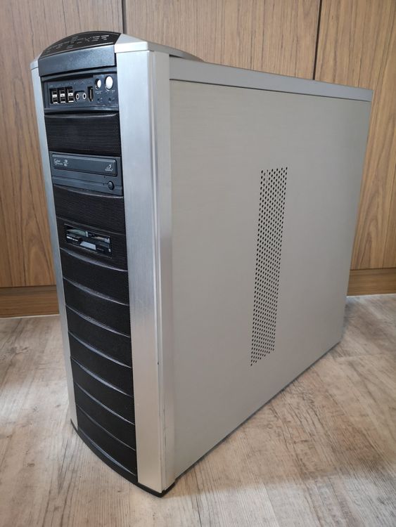 PC Tower Cooler Master Stacker 810 | Kaufen auf Ricardo