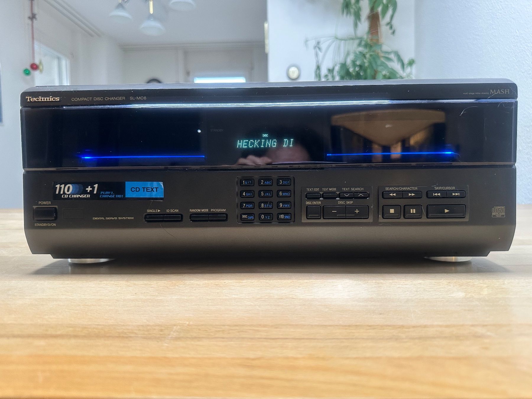 Technics SL-MC6 110-fach High-End CD-Wechsler (Defekt) in Kirchleerau ...