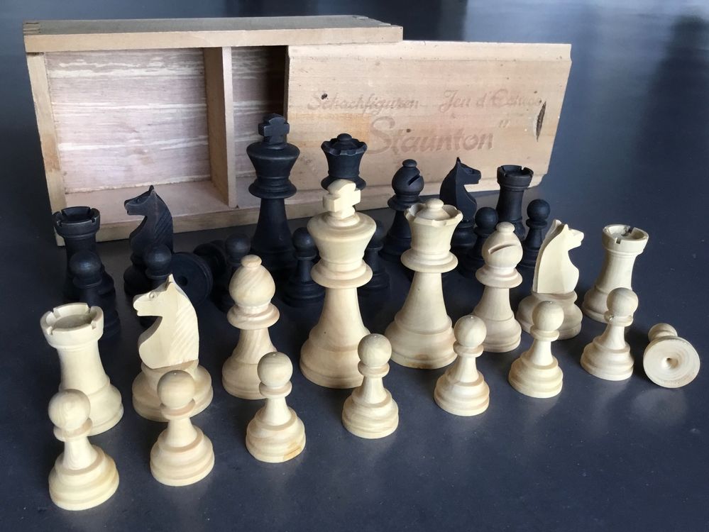 Staunton Schachfiguren Mit Holzbox Alt Kaufen Auf Ricardo
