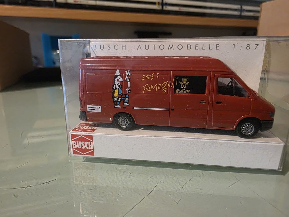 H0 BUSCH Mercedes-Benz Sprinter Knie 1:87 (Neu und originalverpackt) in ...