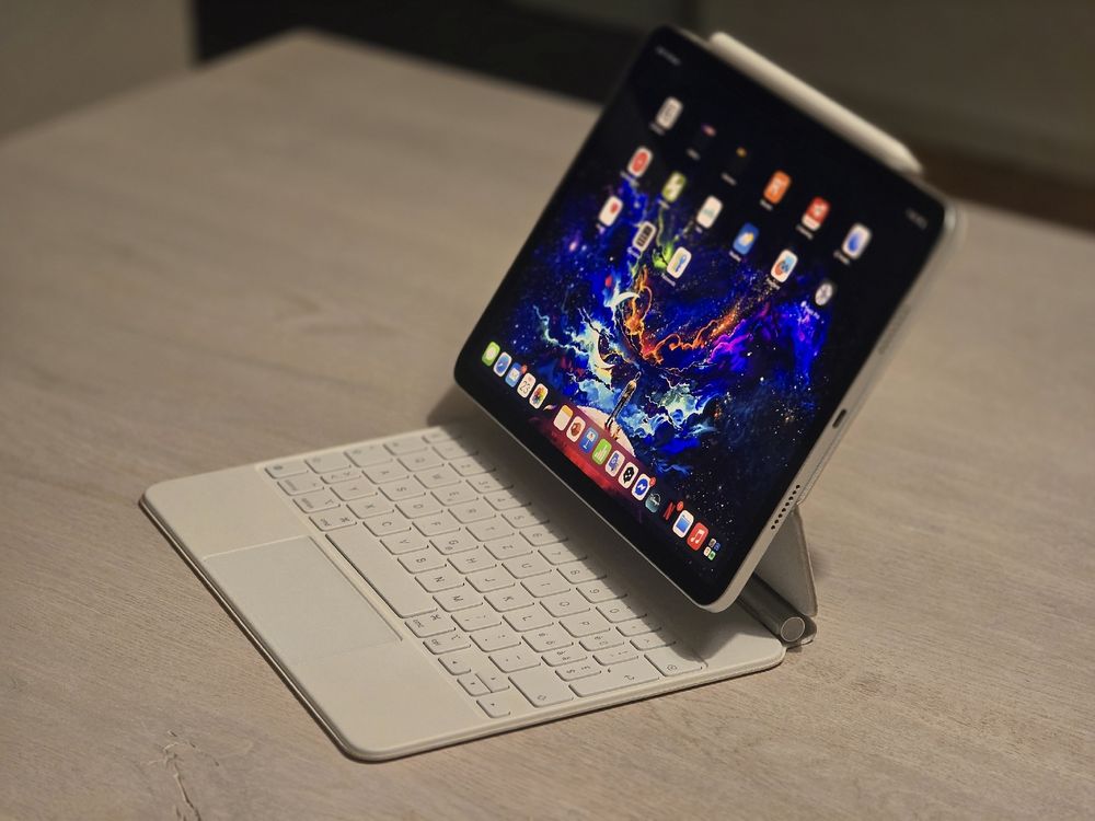 Apple iPad Pro 11" (M1) 128GB + Pencil und Magic keyboard (Gebraucht ...