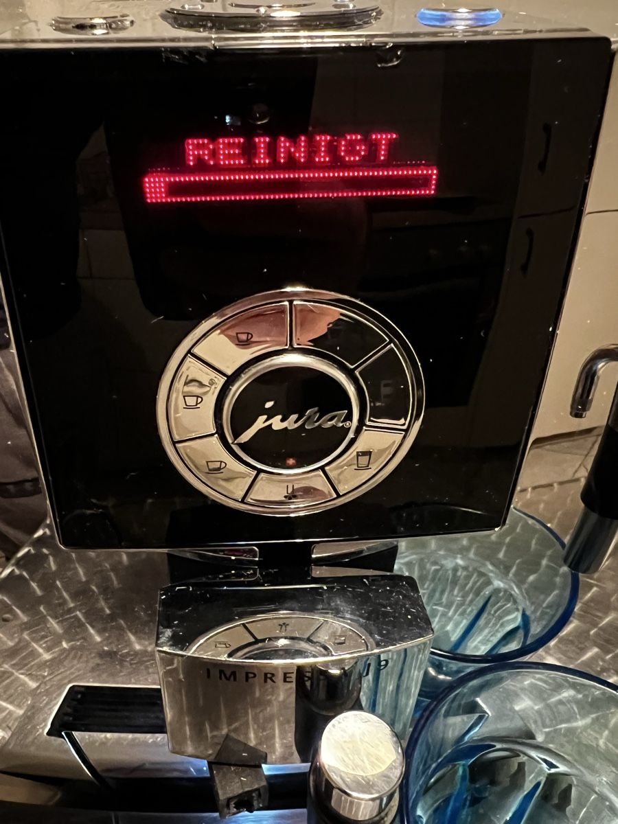 Jura Impressa J9 One Touch Kaffeemaschine (Gebraucht) in Bützberg für ...